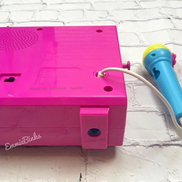 Dreamworks | Toys | Elnc Trolls World Tour Sing Along Boom Box Speaker With Microphone Rock ...